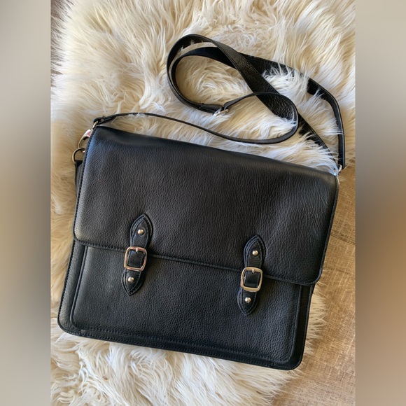 Levenger | Bags | Levenger Leather Expandable Briefcase Laptop Shoulder ...